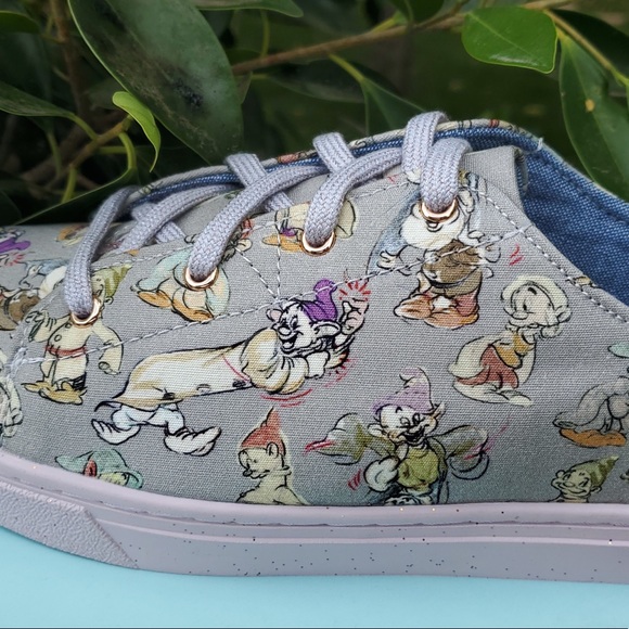 Toms | Shoes | Disney Seven Dwarfs Shoe Kids Toms X | Poshmark